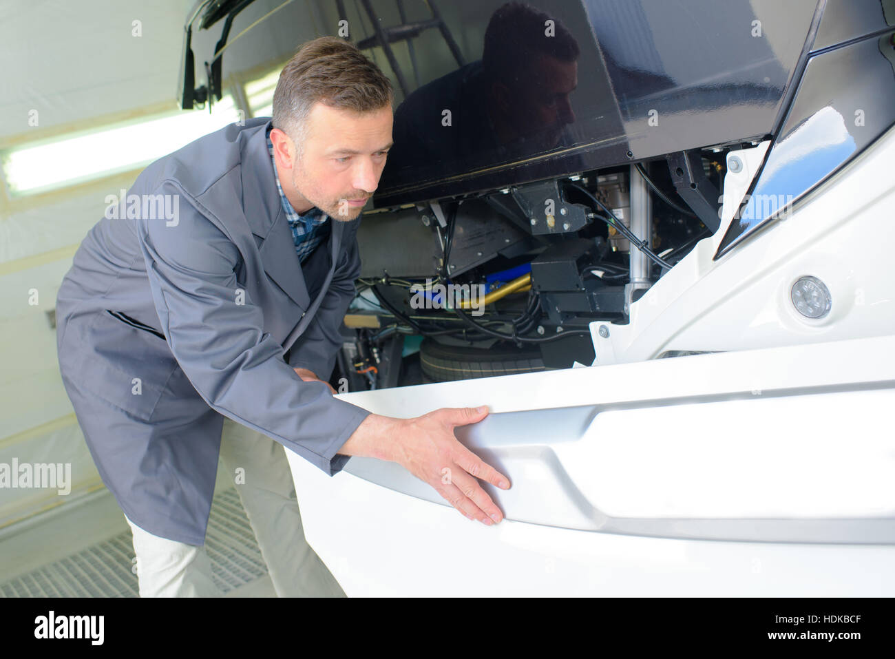 coach maintenance worker Stock Photo - Alamy