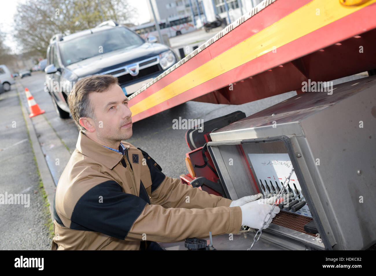 towing a car Stock Photo - Alamy