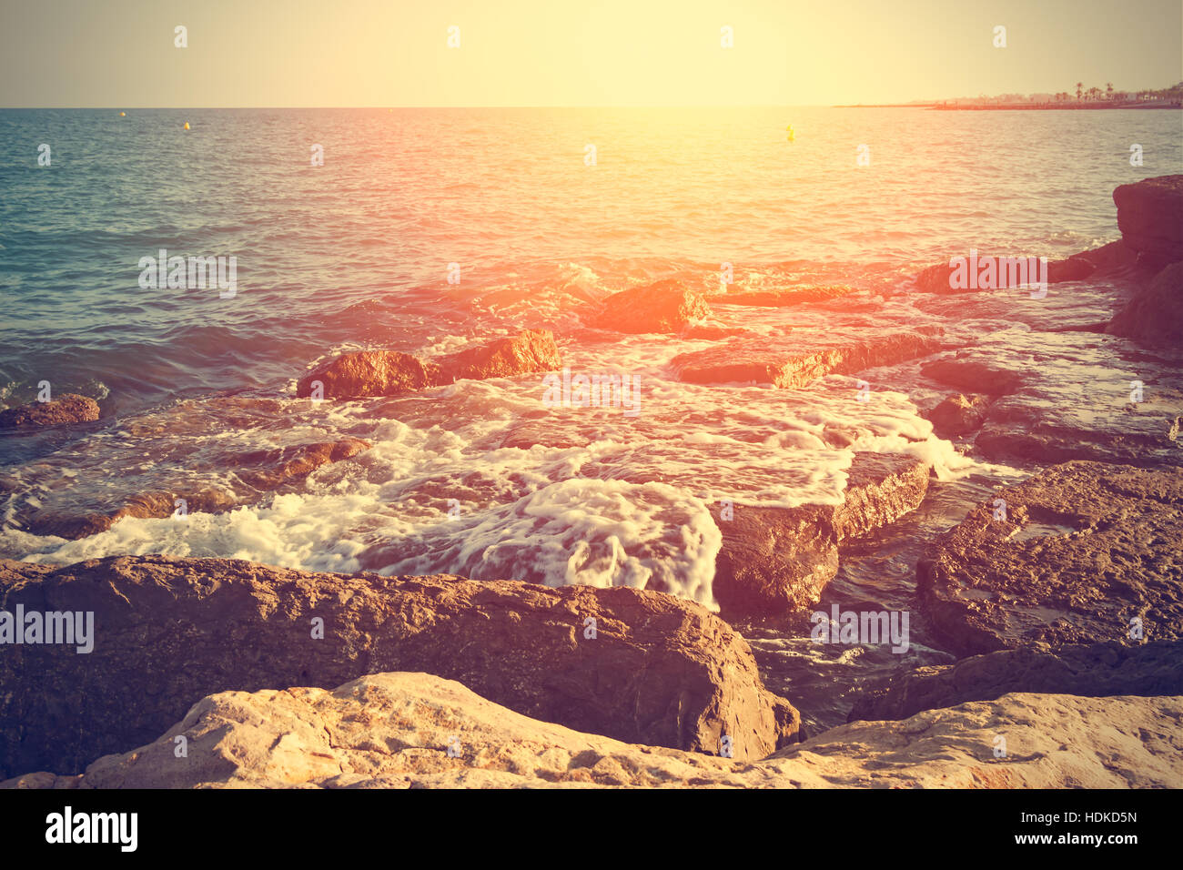 Vintage beach scene sun hi-res stock photography and images - Alamy