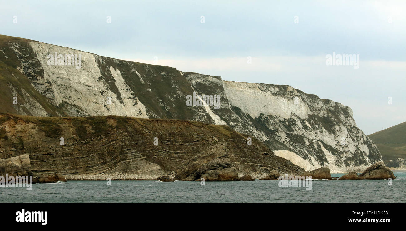 Sea facing chalk and limestone cliff structure at Mupe Bay / Rocks ...