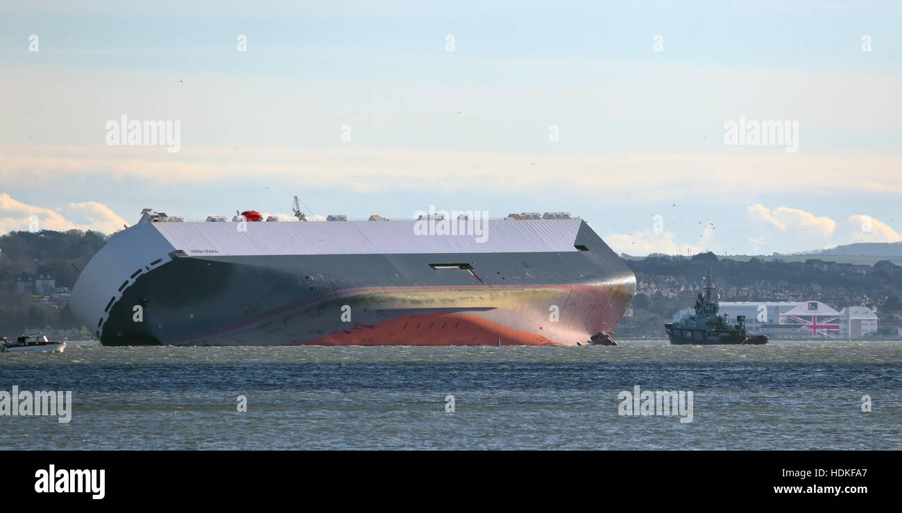 Hoegh Osaka cargo ship beached on shale bank off Southampton Water to ...