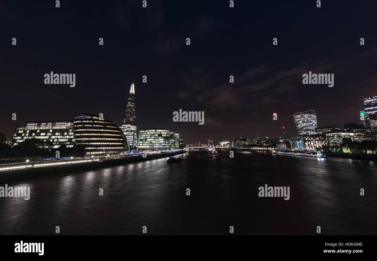 Thames lights hi-res stock photography and images - Alamy