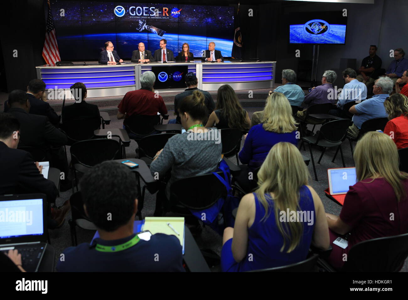 Briefing hi-res stock photography and images - Alamy