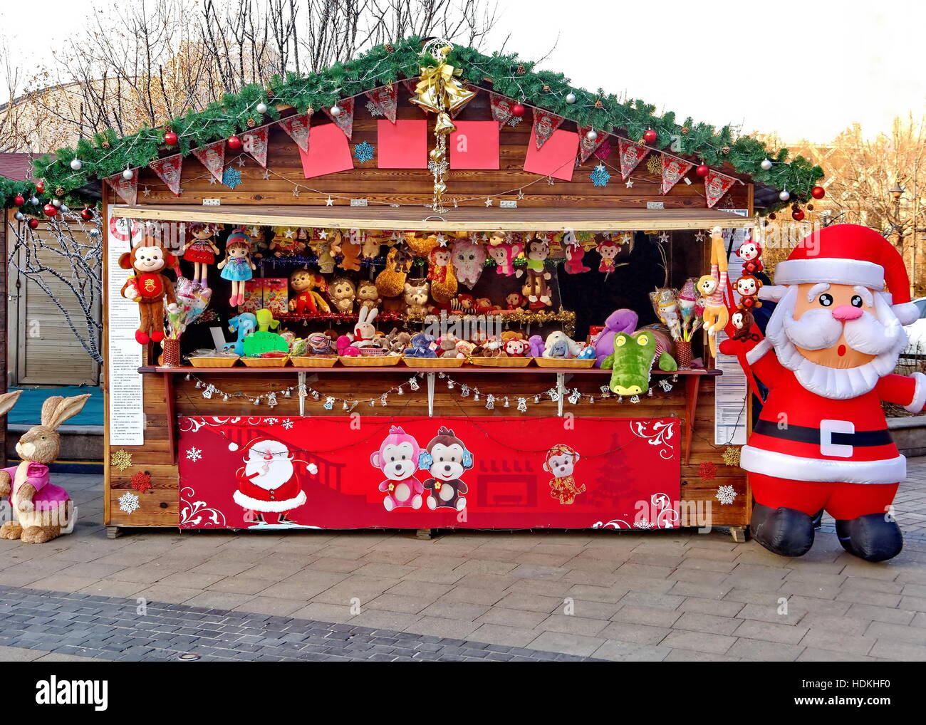 Season retail hi-res stock photography and images - Alamy