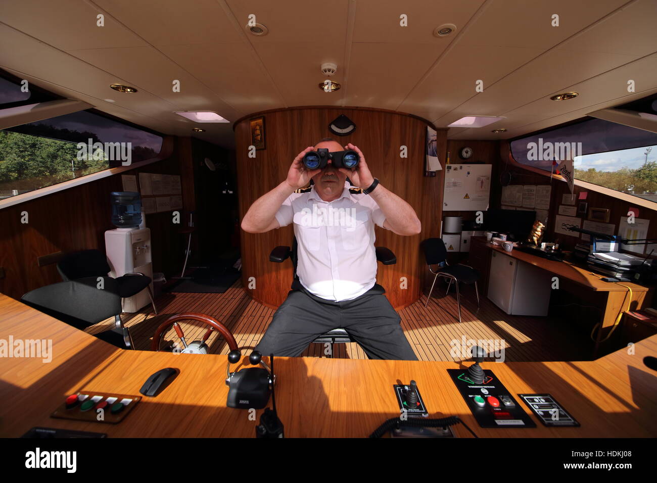 Captain ship beard hi-res stock photography and images - Alamy