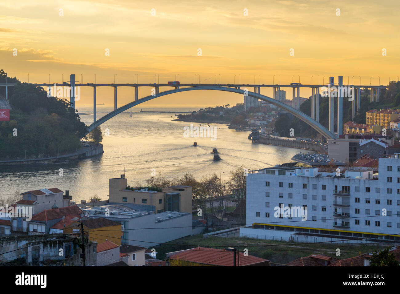 Oporto douro river arrabida bridge hi-res stock photography and images ...