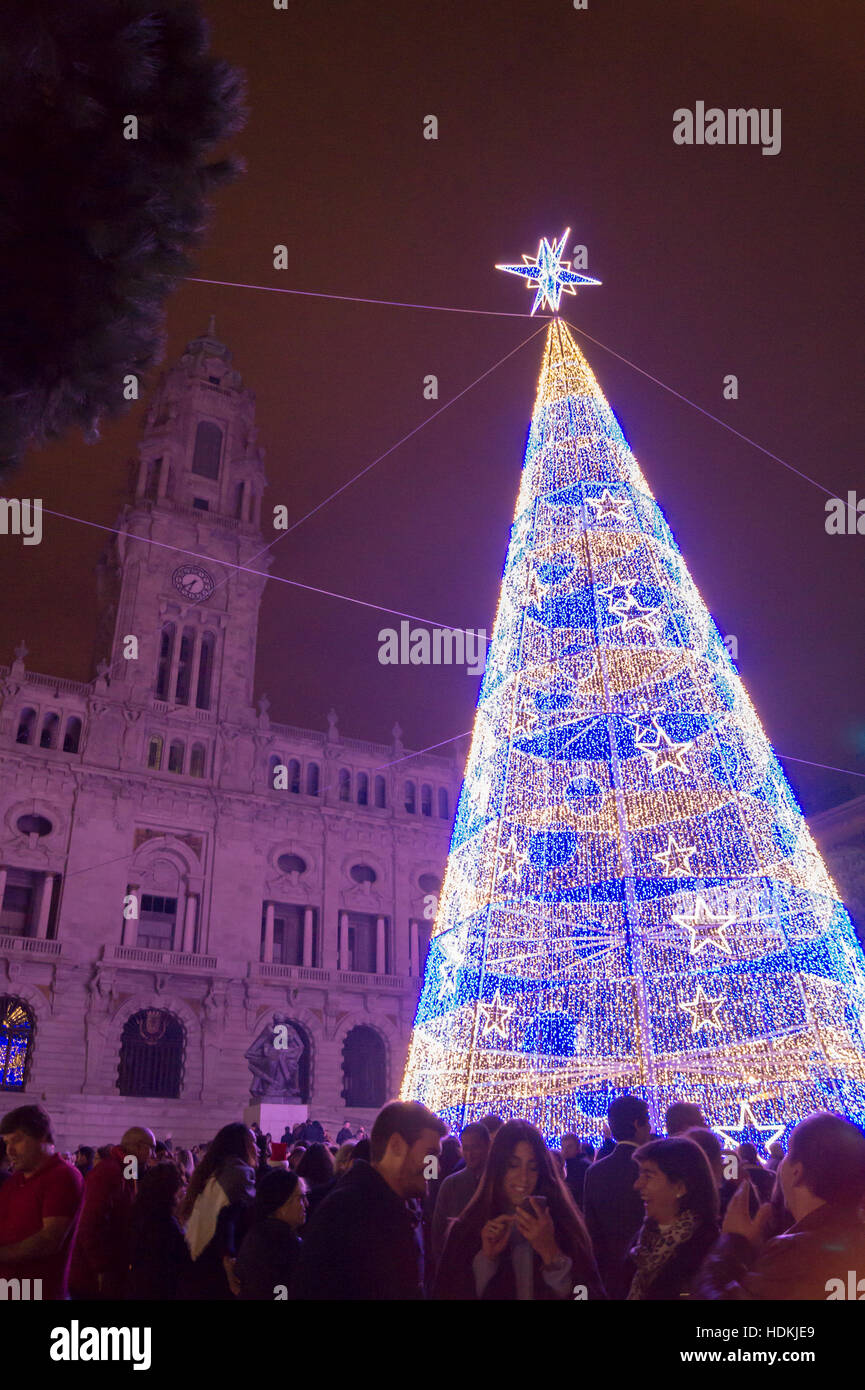 Christmas tree and lights, Avenida dos Aliados and Praça da Liberdade ...