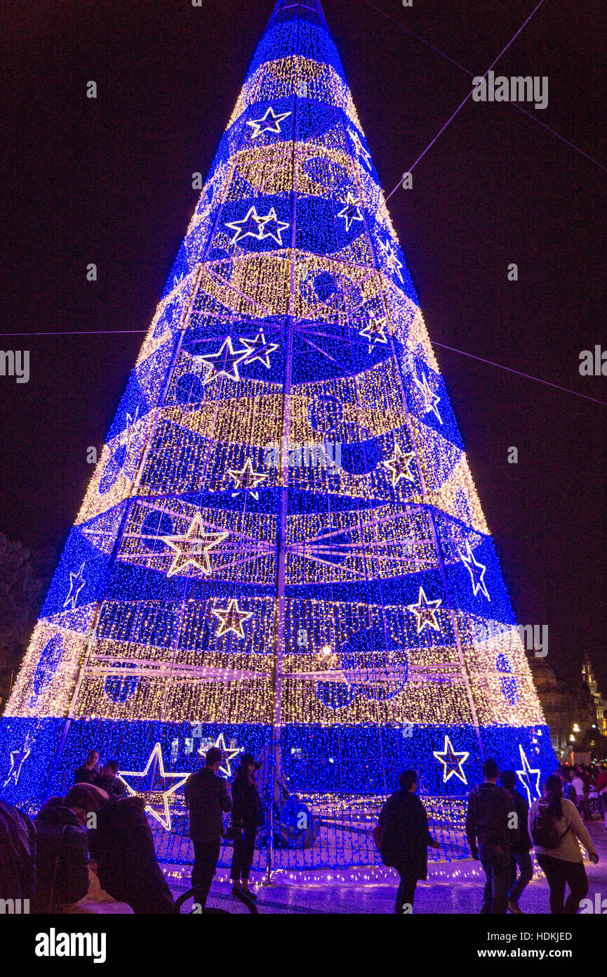 Christmas tree and lights, Avenida dos Aliados and Praça da Liberdade ...