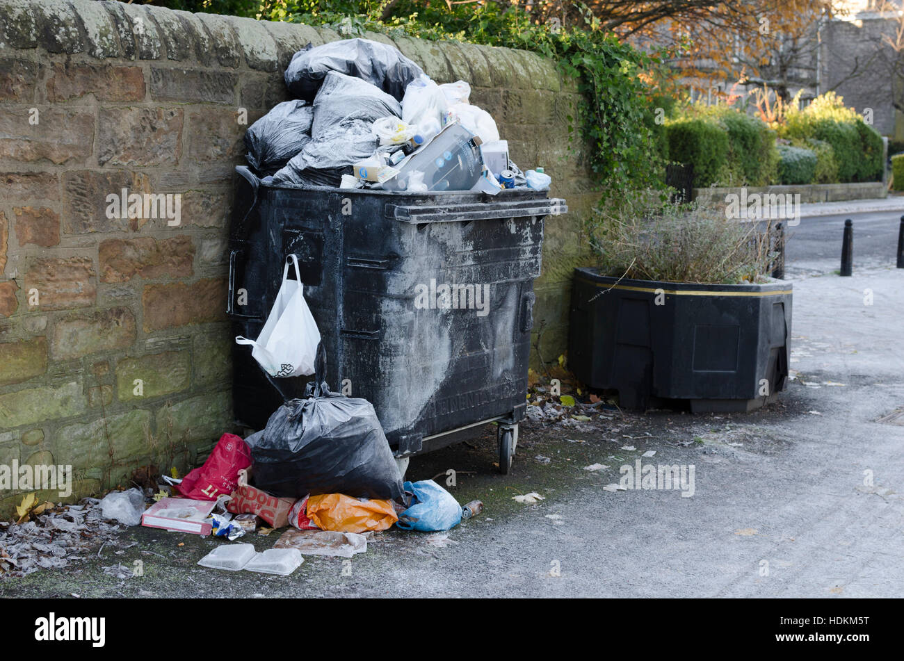 Overfull garbage container hi-res stock photography and images - Alamy