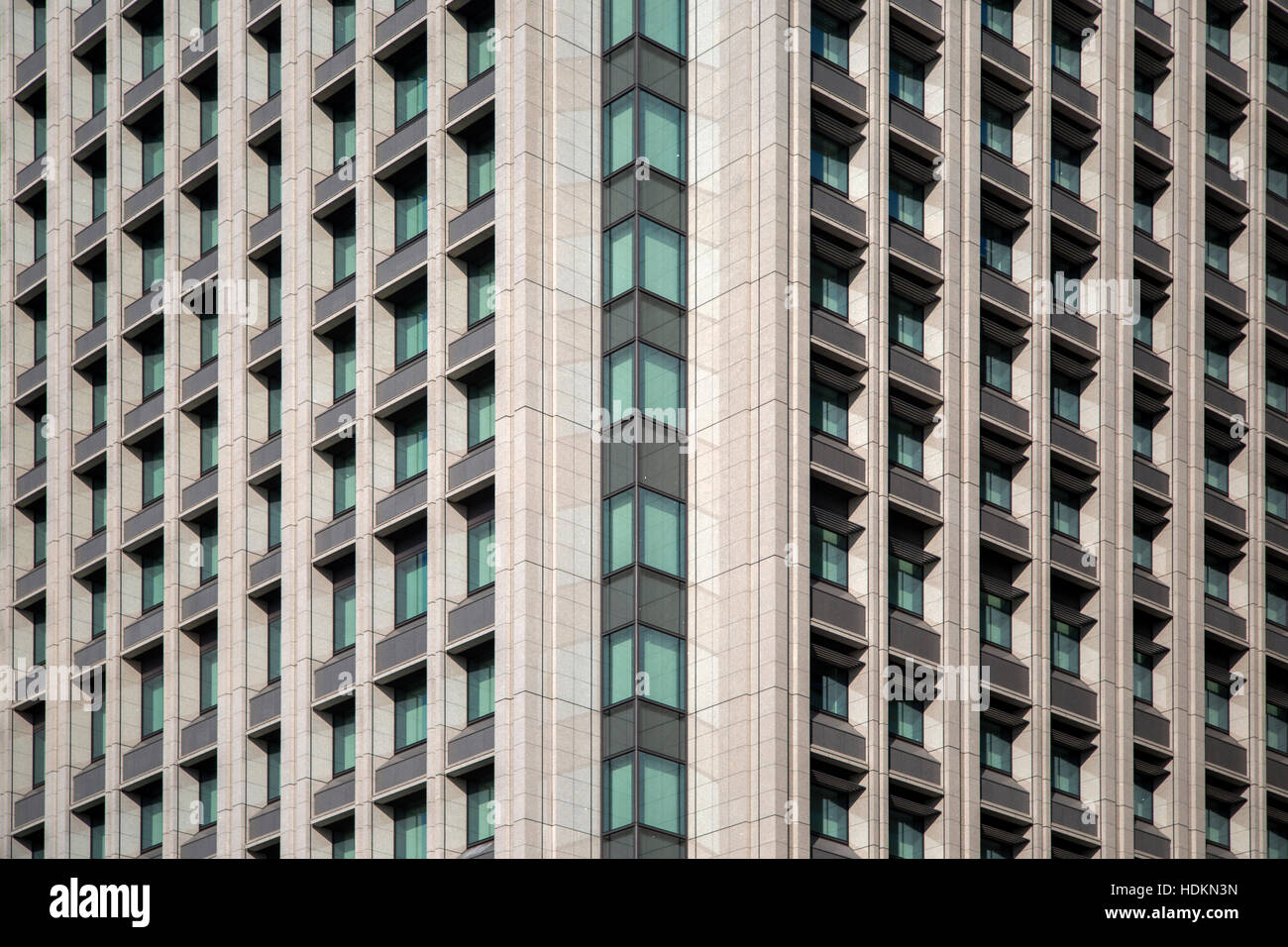 Modern building in tokyo hi-res stock photography and images - Alamy