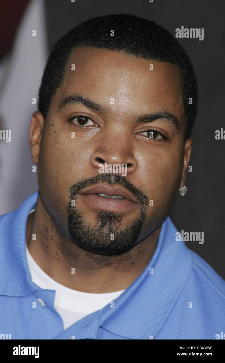 Ice cube actor hi-res stock photography and images - Alamy