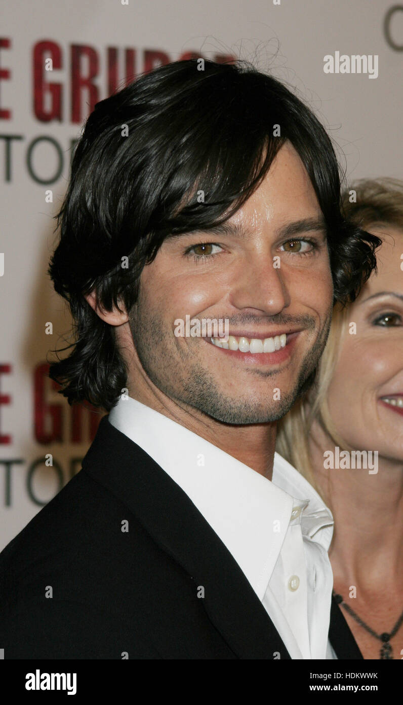 Jason Behr at the premiere for 'The Grudge' on October 12, 2004 in Los ...