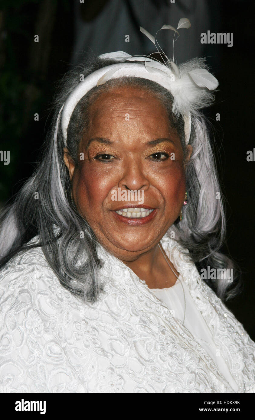 Actress and singer Della Reese poses for photographers at a fundraiser ...