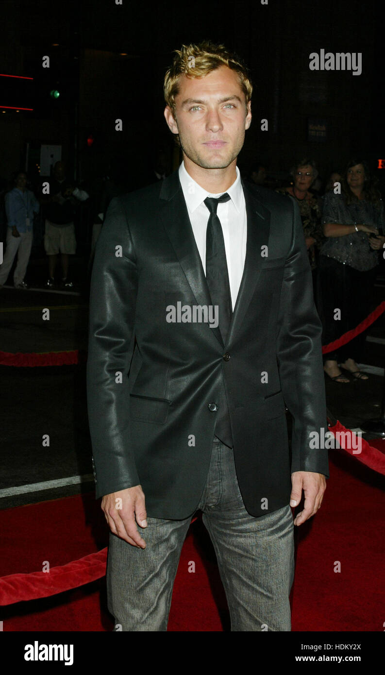 Actor Jude Law at the premiere for 'Sky Captain and the World of ...