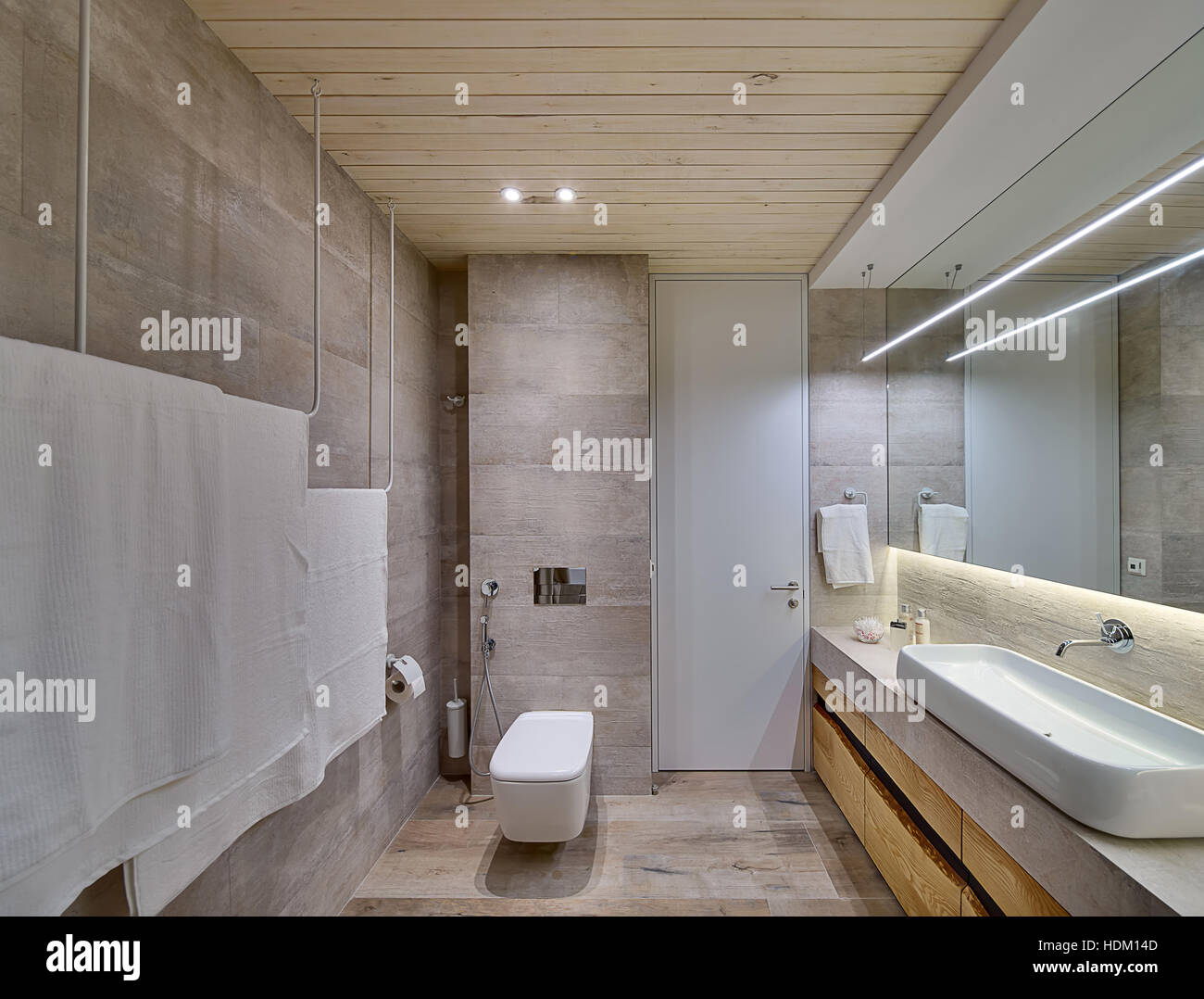 Modern style bathroom Stock Photo - Alamy