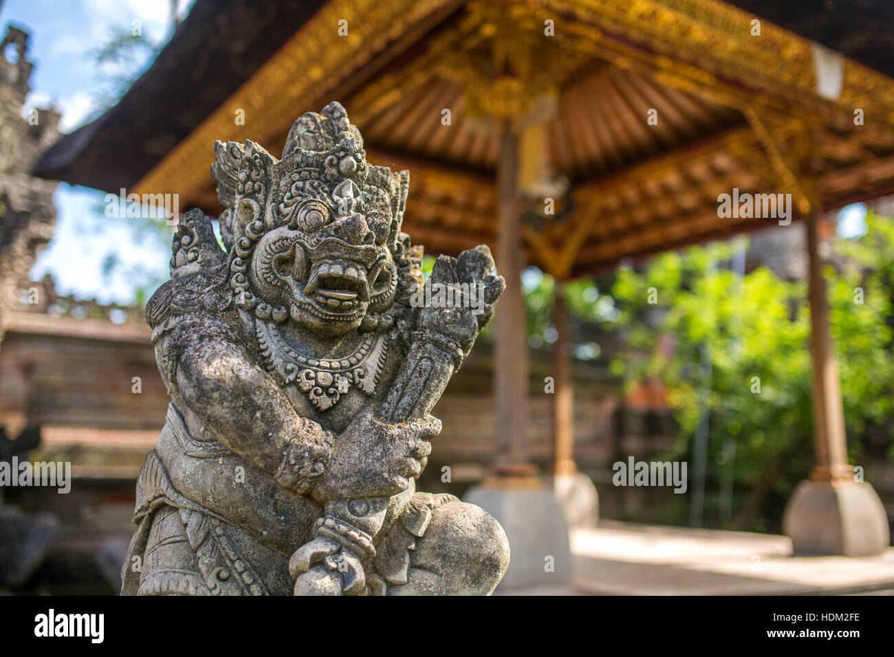 Scary statue hi-res stock photography and images - Alamy