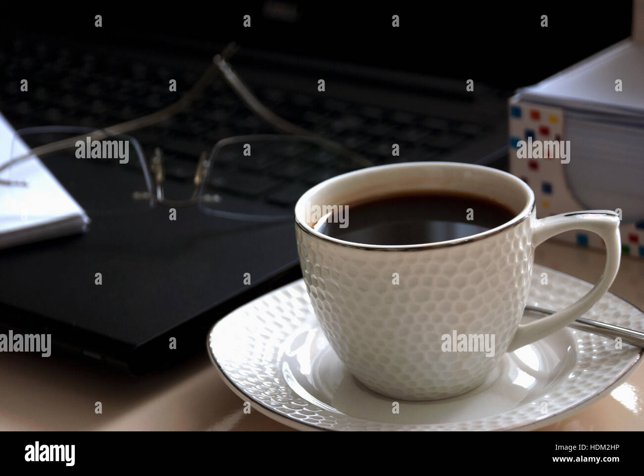Laptop computer coffee hi-res stock photography and images - Alamy