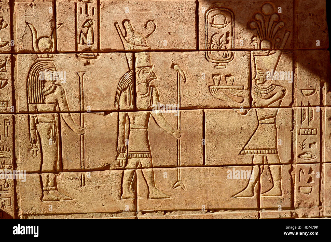 Egyptian hieroglyphics gods goddesses Stock Photo - Alamy