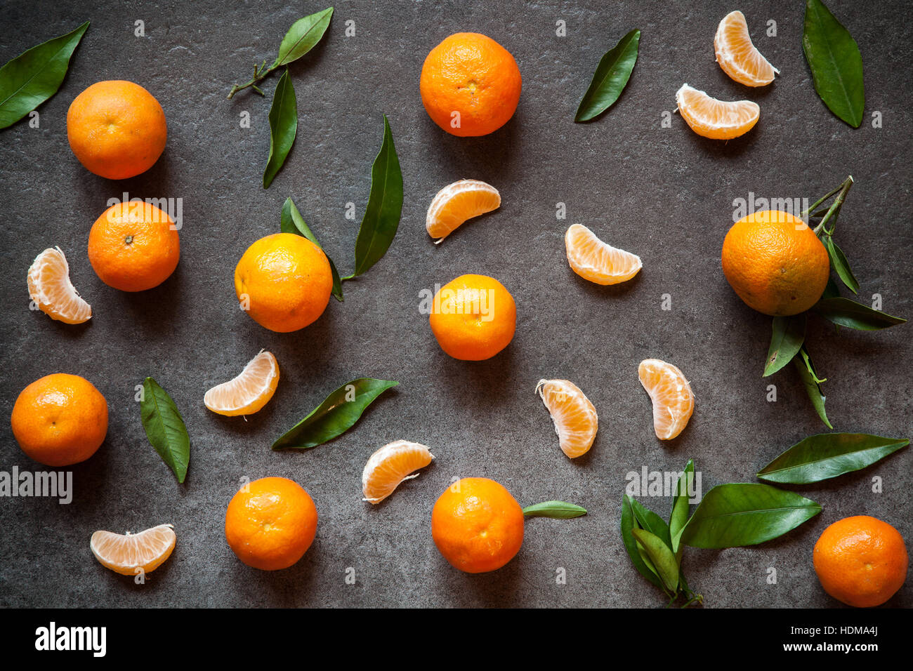 Fresh tangerines with leaves Stock Photo - Alamy