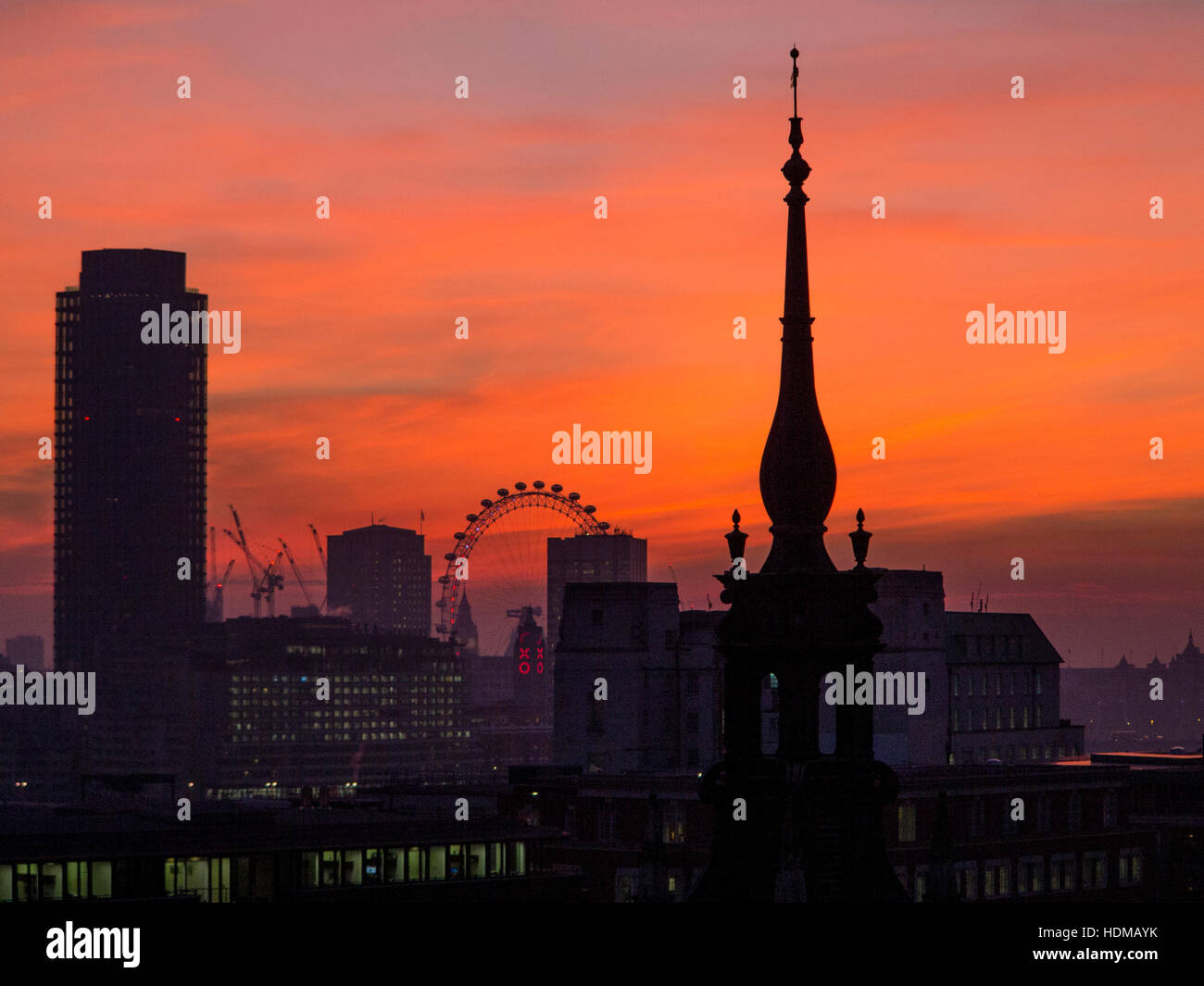 A stunning sunset over central London Stock Photo - Alamy