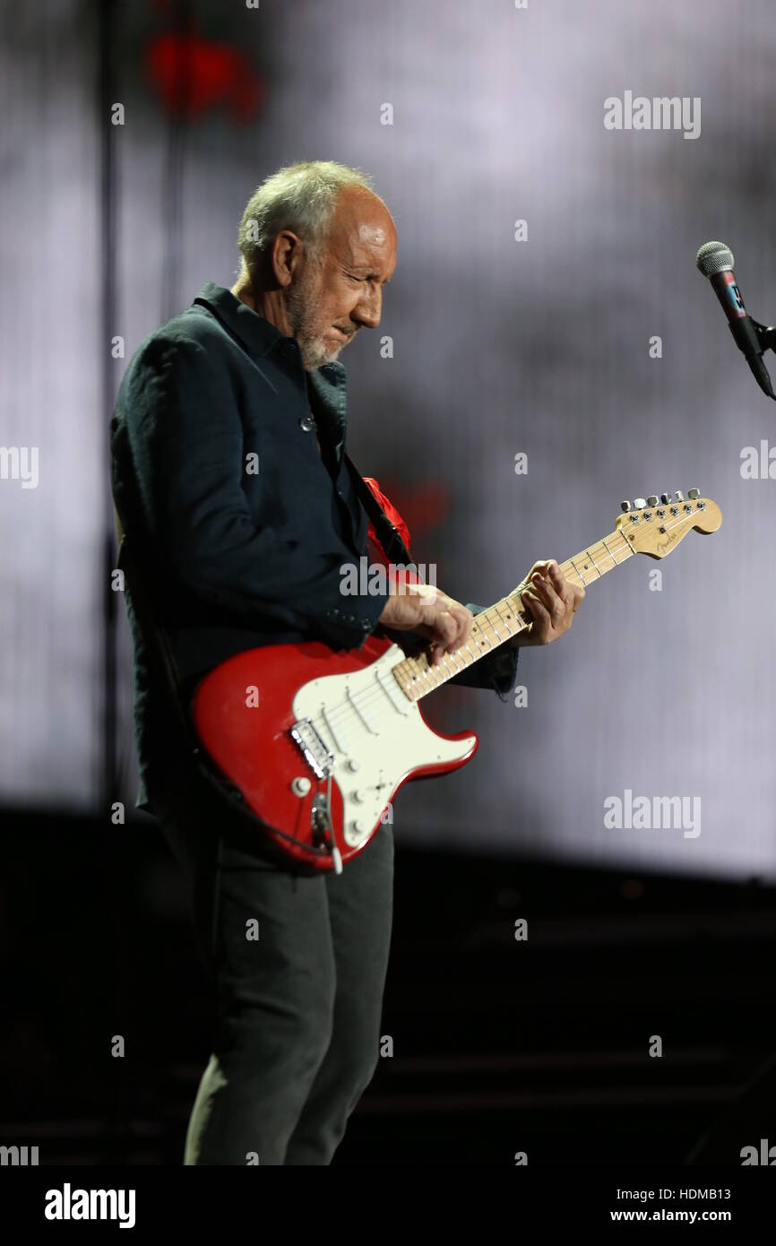 Pete Townshend of The Who as the band perform onstage during Desert ...
