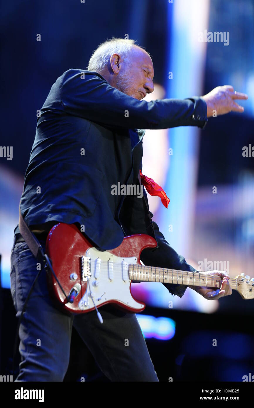 Pete Townshend of The Who as the band perform onstage during Desert ...