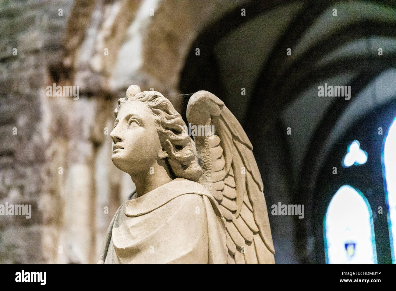 Angel statue hi-res stock photography and images - Alamy