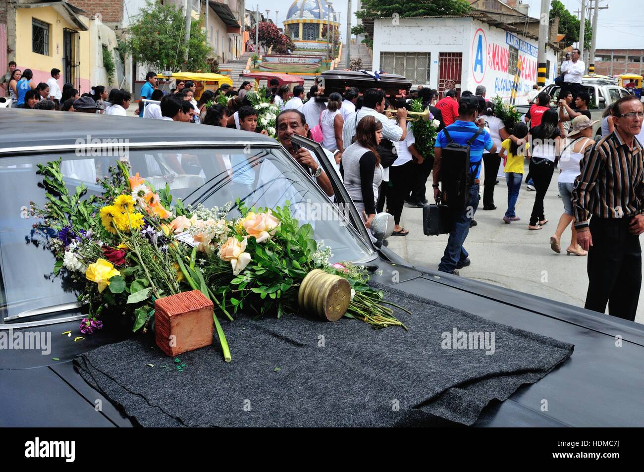 Indigenous indian funeral america hi-res stock photography and images ...