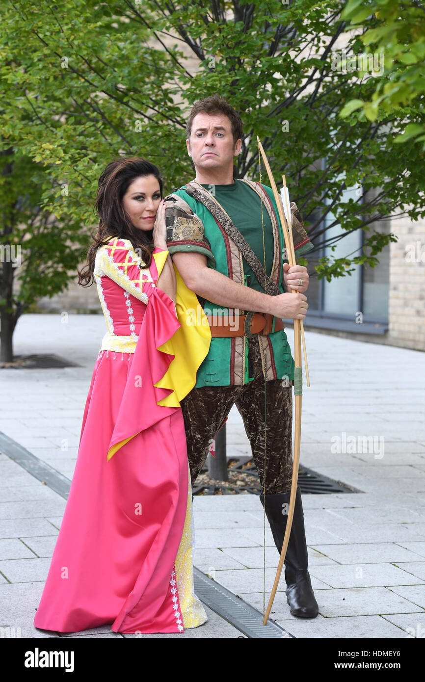 Robin Hood Panto starring Shane Richie and Jessie Wallace at the ...