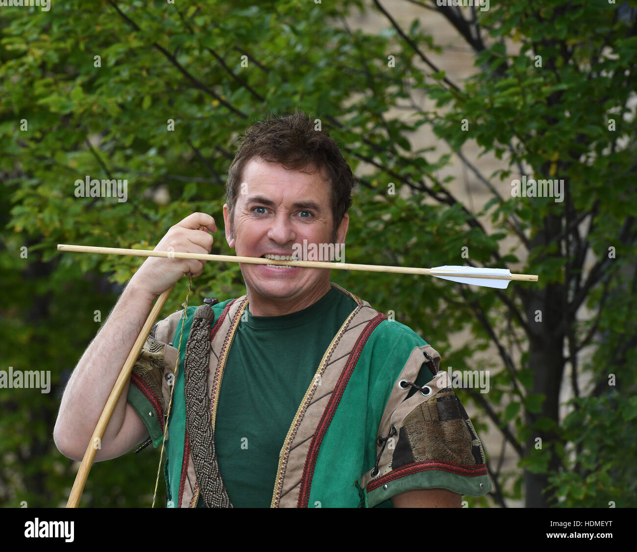 Robin Hood Panto starring Shane Richie and Jessie Wallace at the ...