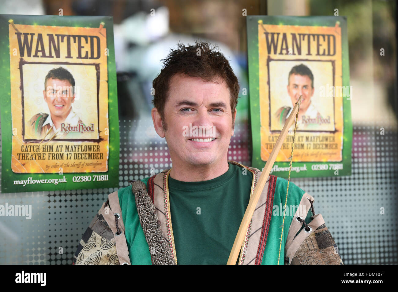 Robin Hood Panto starring Shane Richie and Jessie Wallace at the ...