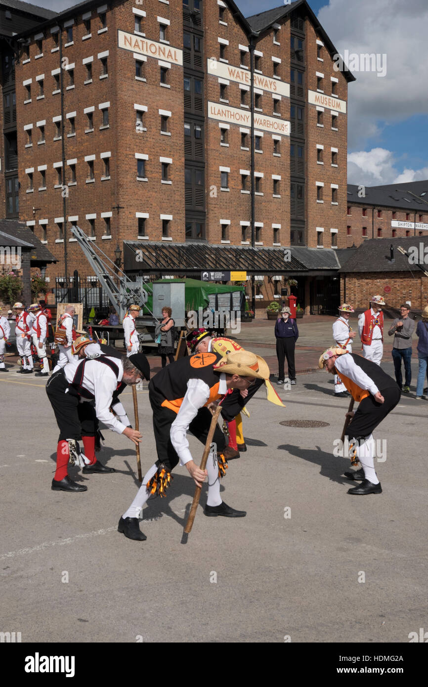 Traditional Morris dancing in Gloucester Docks,southern England Stock ...