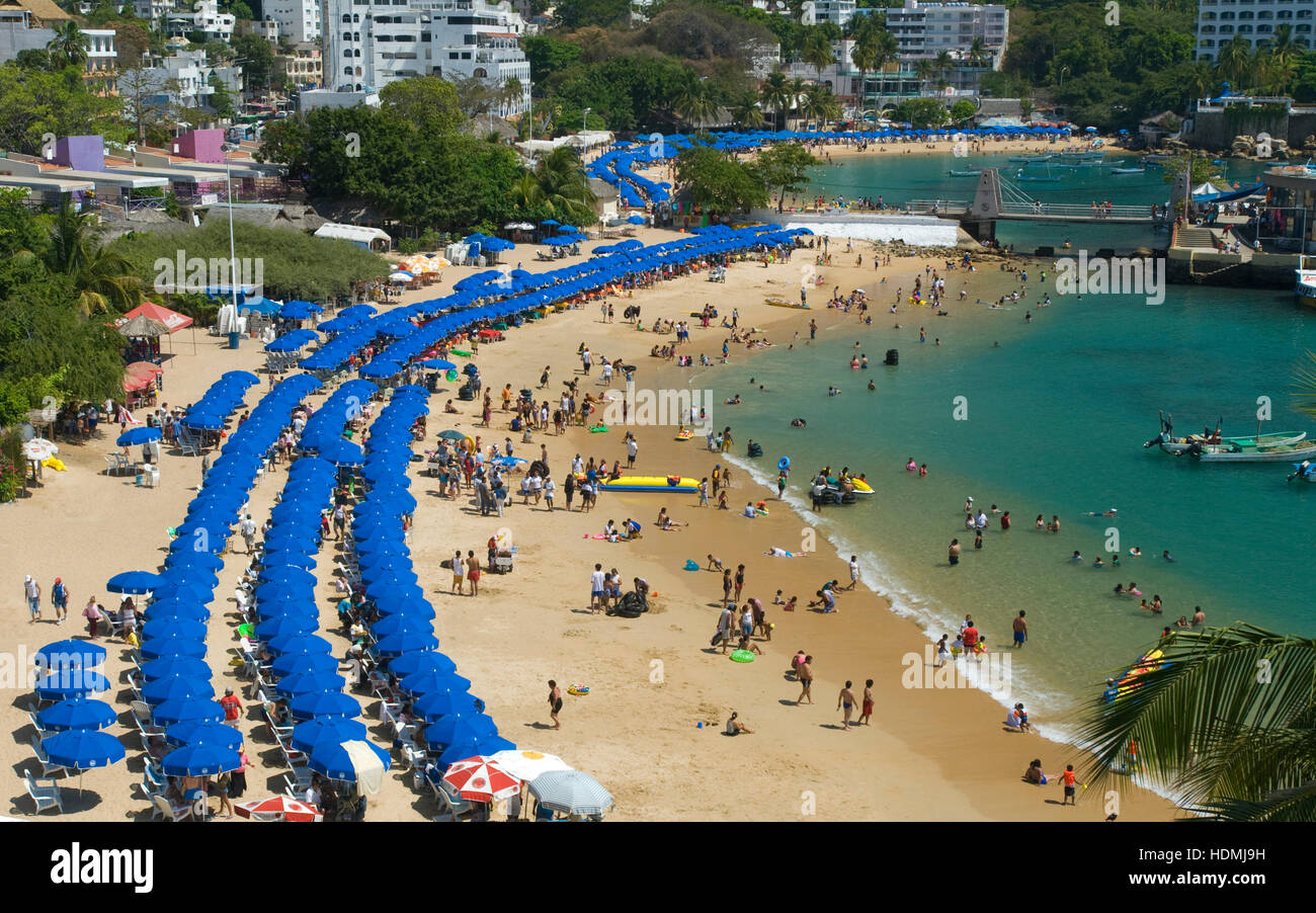 Caleta Beach (Playa Caleta) in Acapulco, Mexico Stock Photo - Alamy