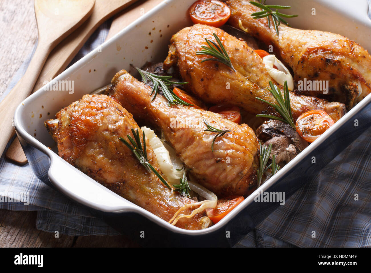 Chicken legs mushrooms garlic hi-res stock photography and images - Alamy