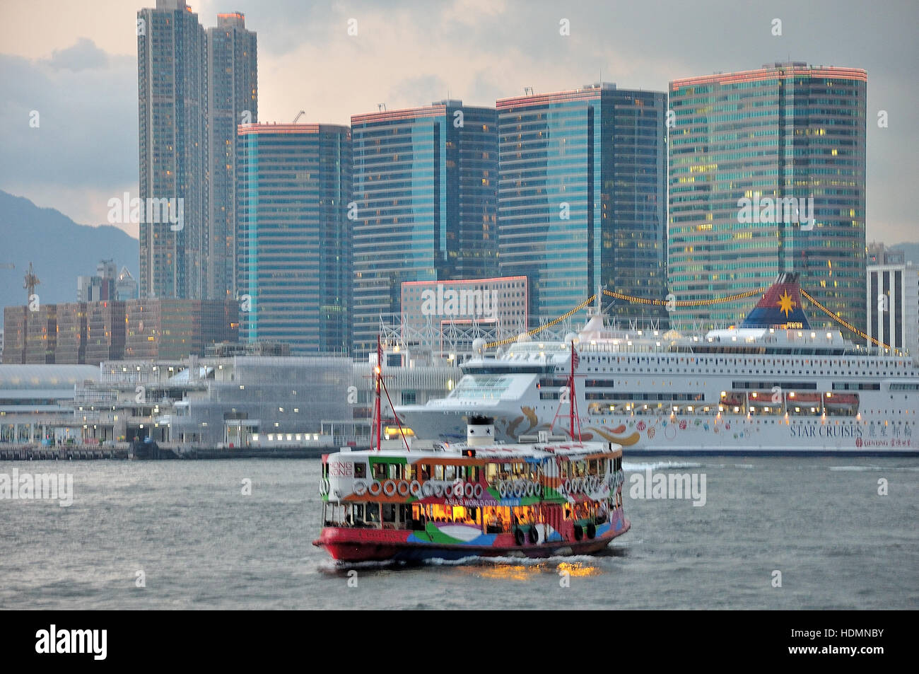 Victoria Harbour Evening,Cruise ships ,ferries, Morning Star Stock ...