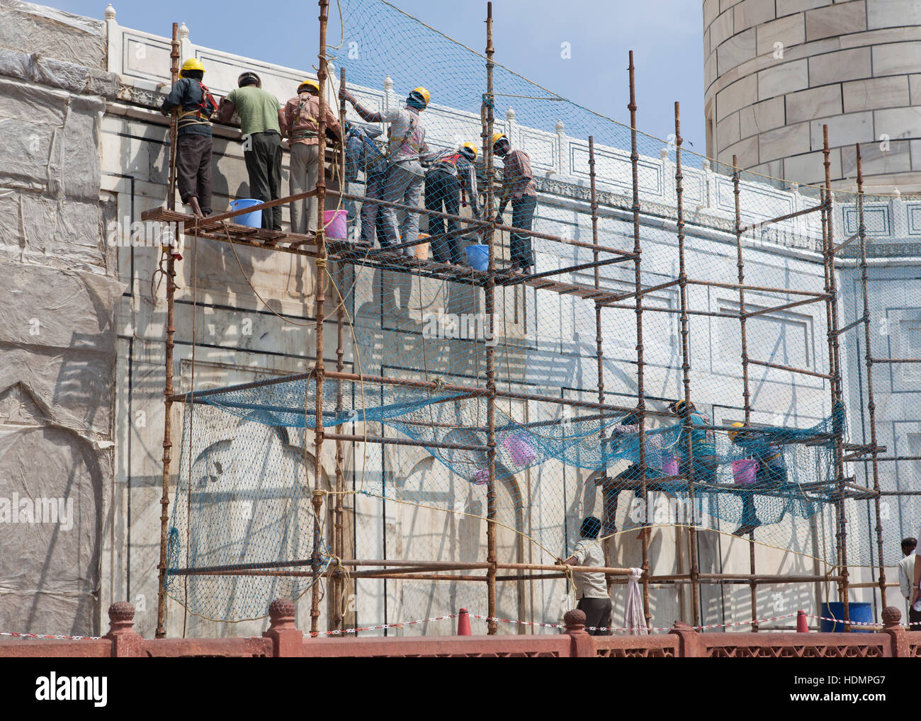 Workers cleaning the Taj Mahal,Agra,Uttar Pradesh,India Stock Photo - Alamy