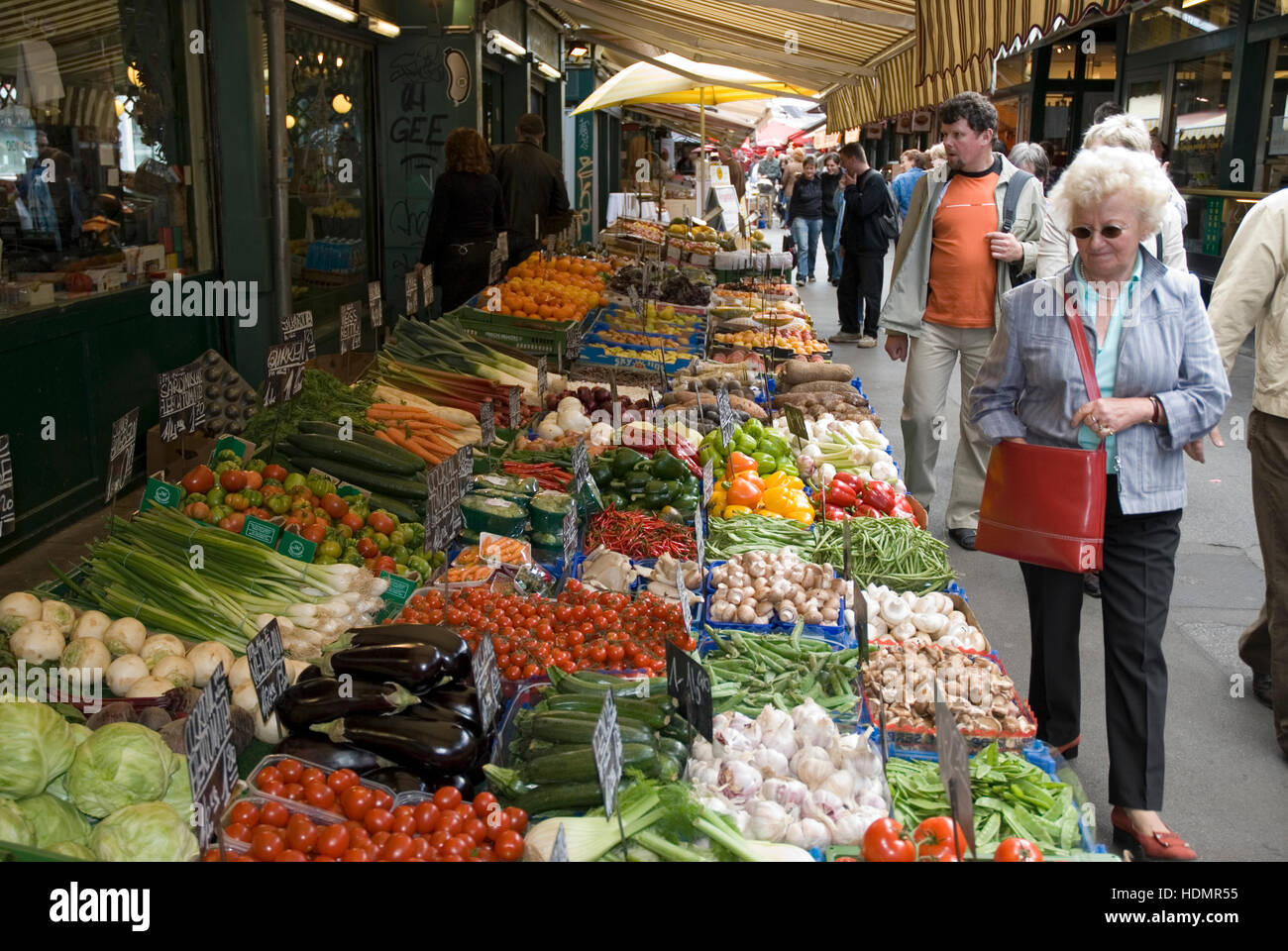 Vegetable stand naschmarkt vienna austria hi-res stock photography and ...