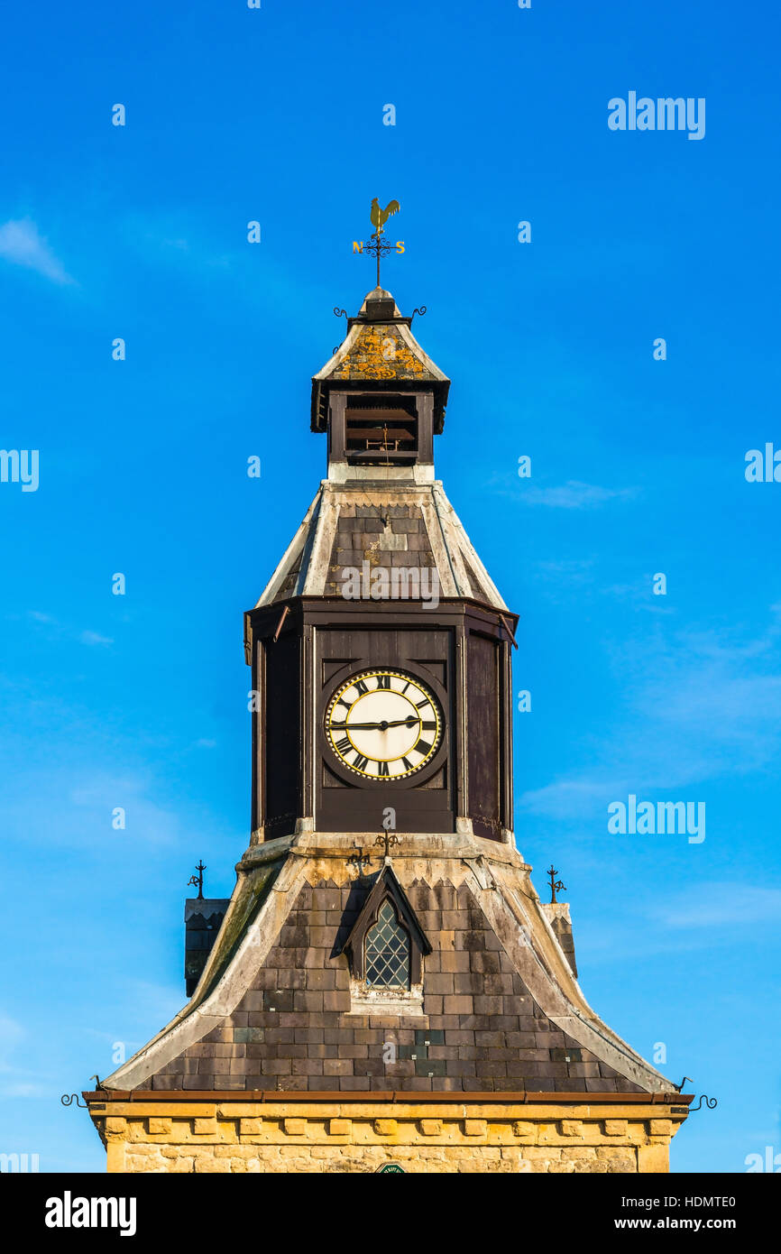 Clock placement hi-res stock photography and images - Alamy