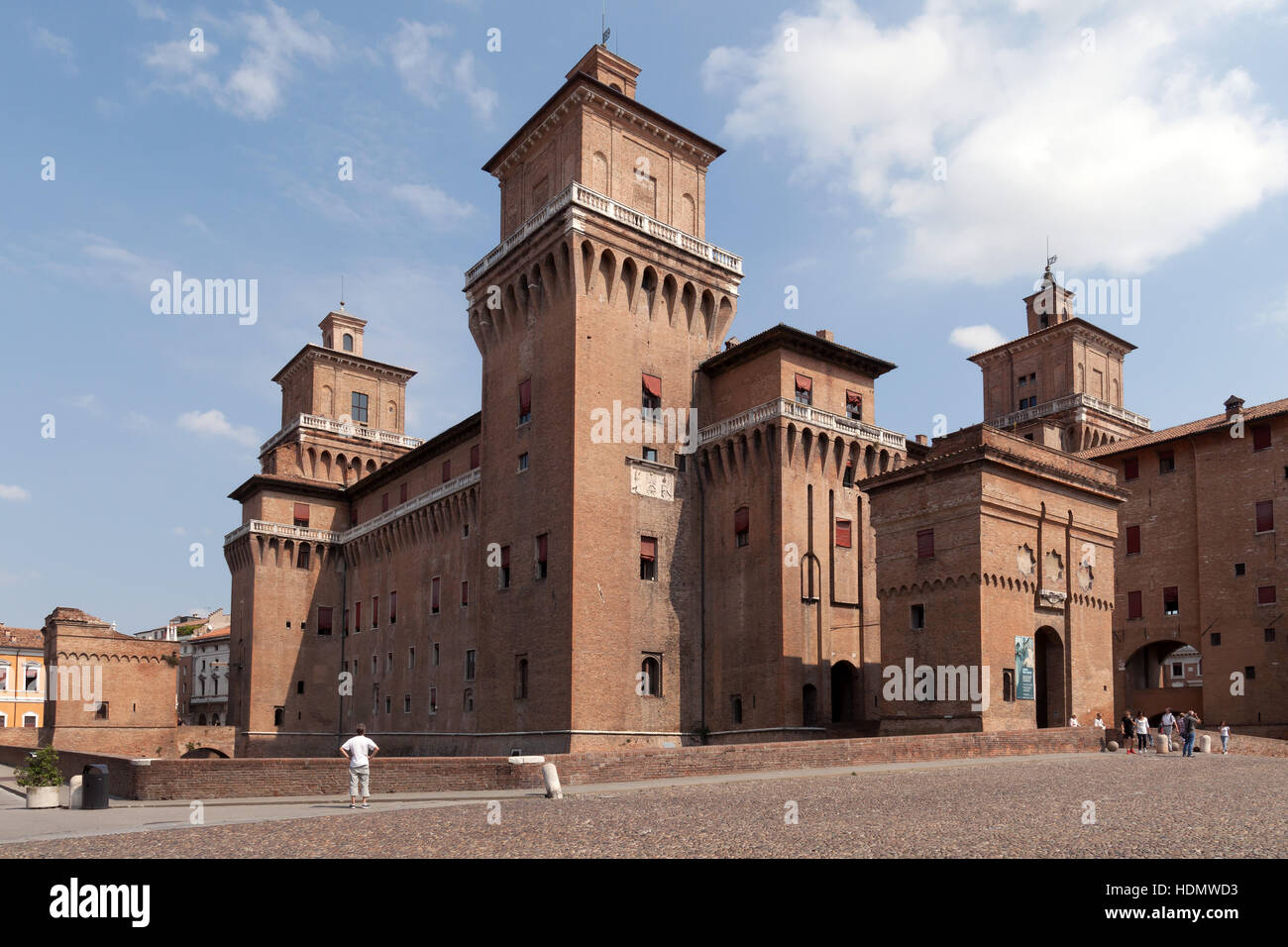 Castello estense di ferrara hi-res stock photography and images - Alamy