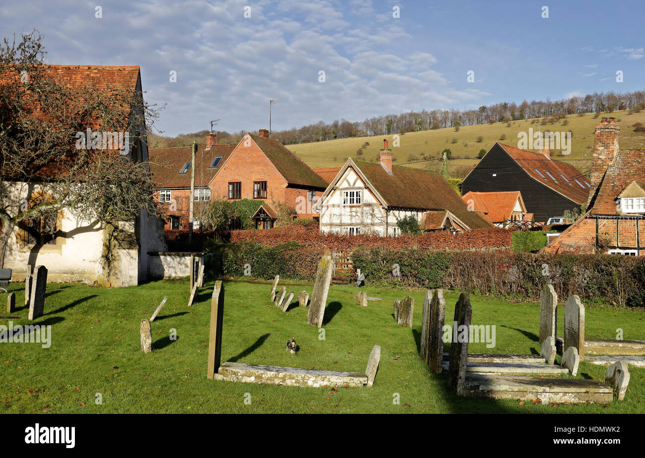 English village in the chilterns hi-res stock photography and images ...