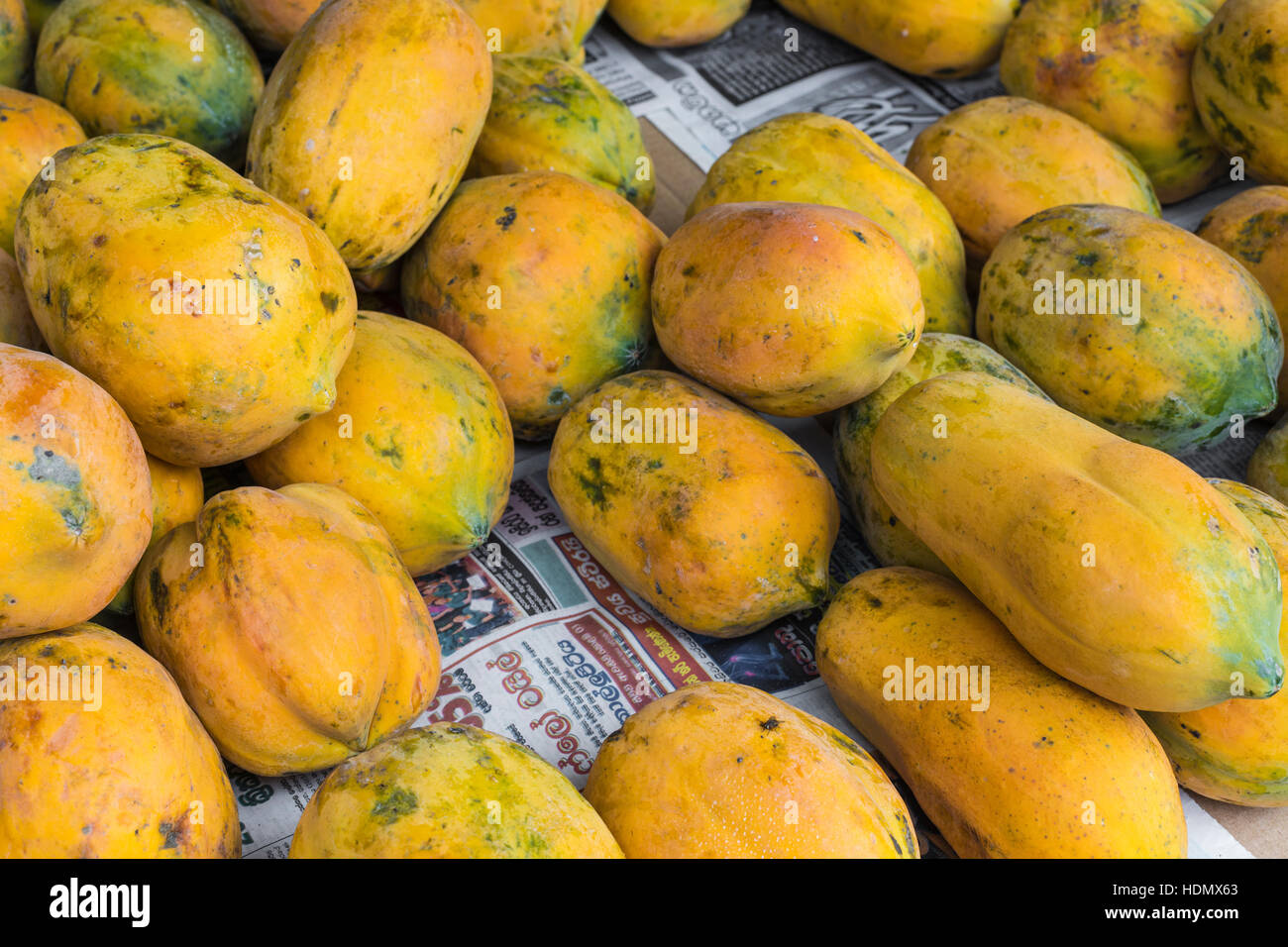 Fresh organic ripe papayas at a farmer's market in Kandy, Sri Lanka ...