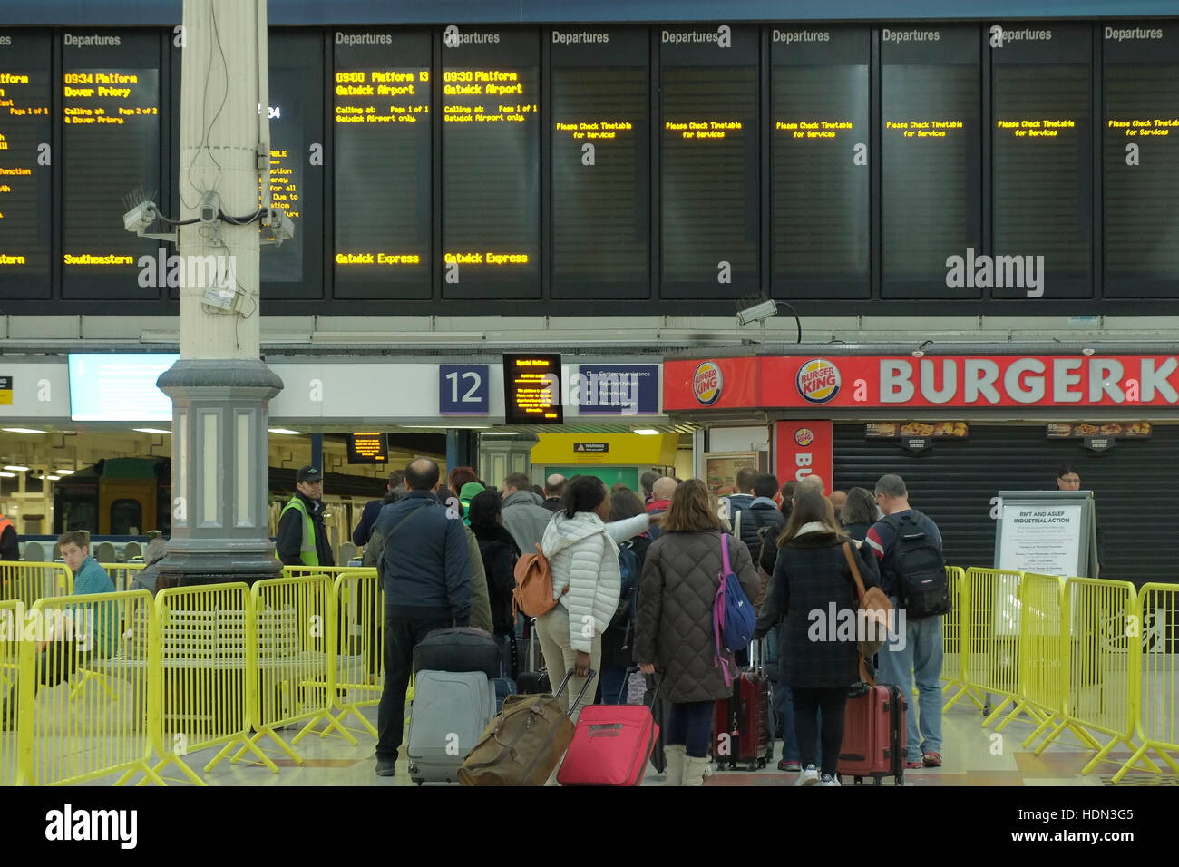 Victoria rail station gatwick express hi-res stock photography and ...