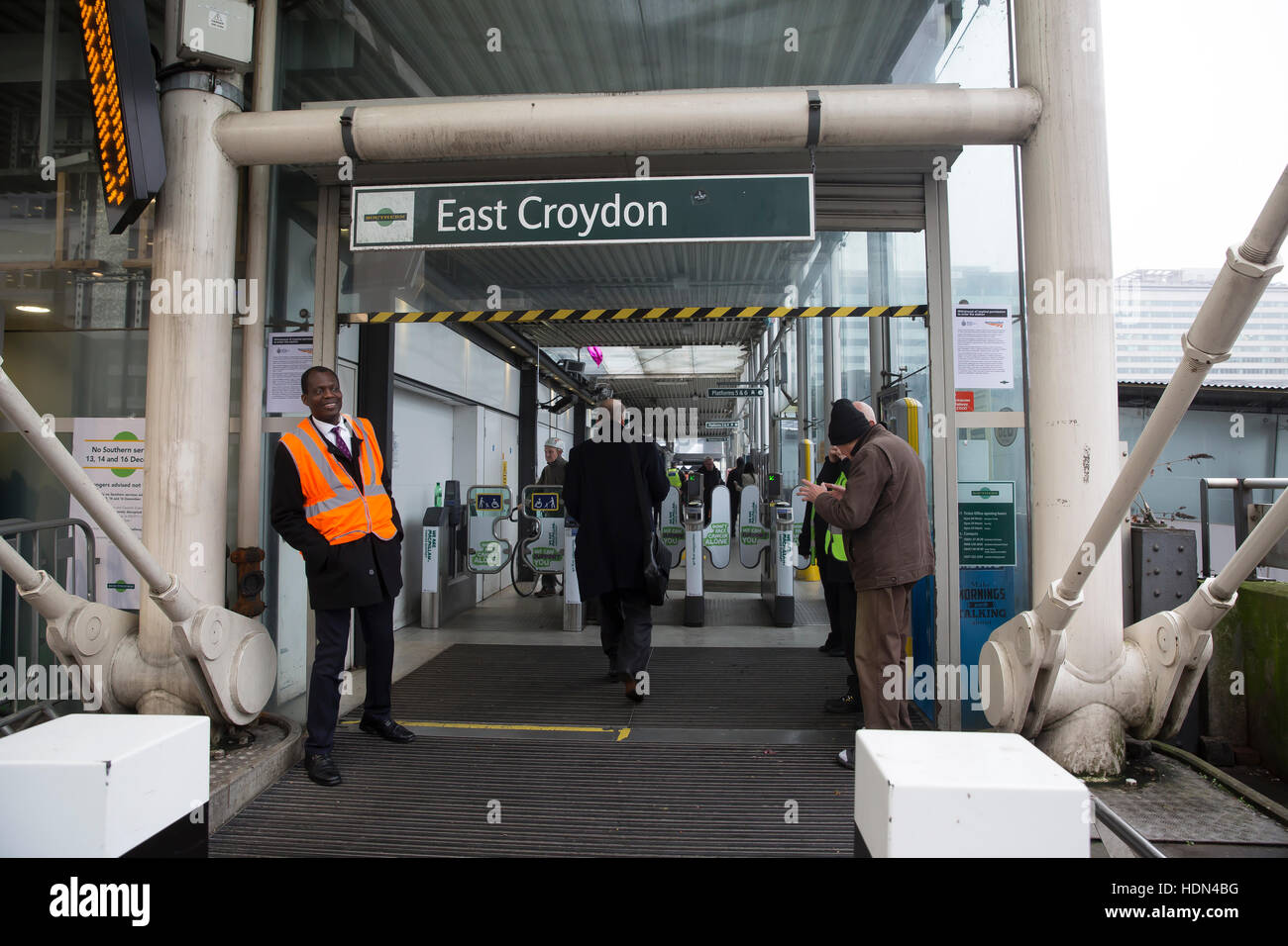 East croydon railway train station hi-res stock photography and images ...