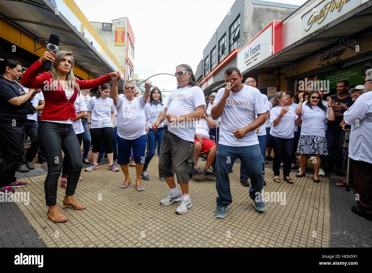 SÃO JOSÉ DOS CAMPOS, SP - 13.12.2016: DIA NACIONAL DO DEFICIENTE VISUAL ...