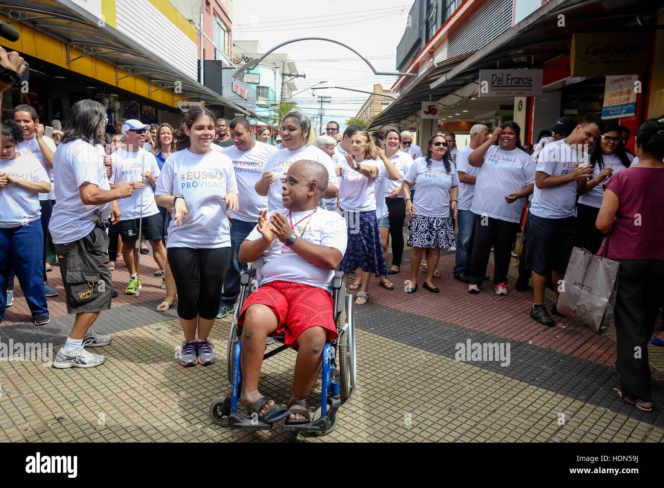 SÃO JOSÉ DOS CAMPOS, SP - 13.12.2016: DIA NACIONAL DO DEFICIENTE VISUAL ...