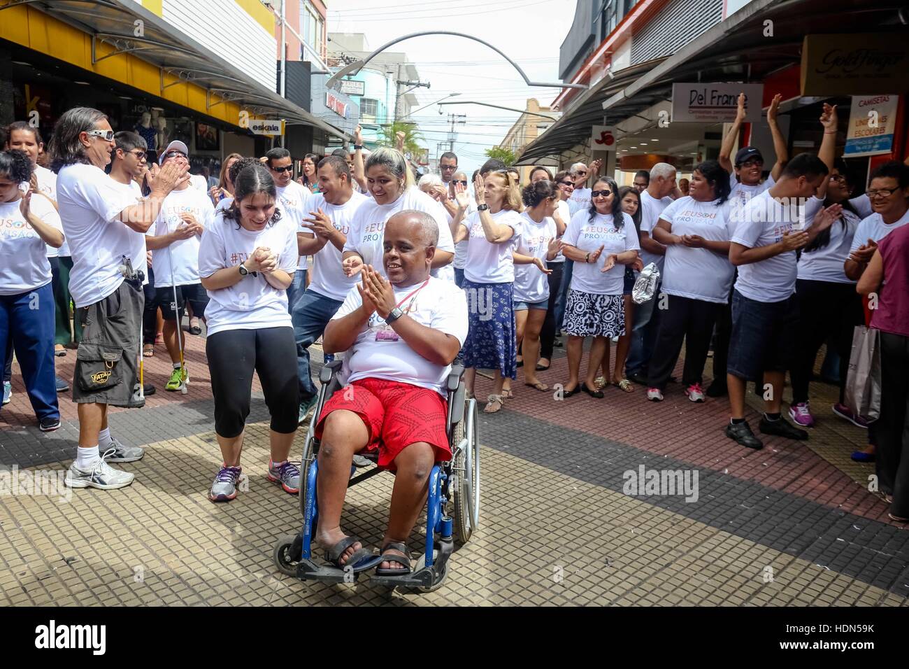 SÃO JOSÉ DOS CAMPOS, SP - 13.12.2016: DIA NACIONAL DO DEFICIENTE VISUAL ...