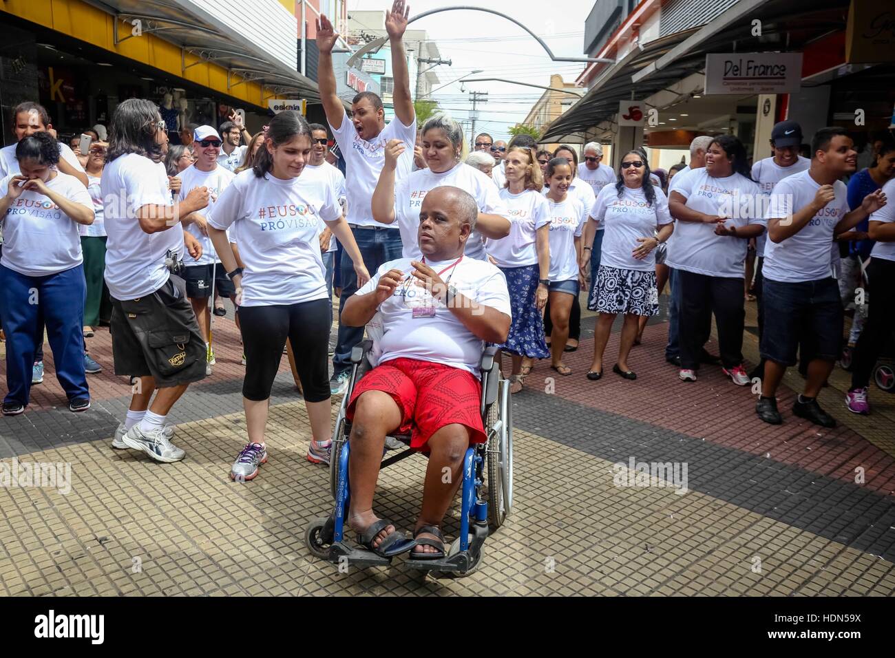 SÃO JOSÉ DOS CAMPOS, SP - 13.12.2016: DIA NACIONAL DO DEFICIENTE VISUAL ...