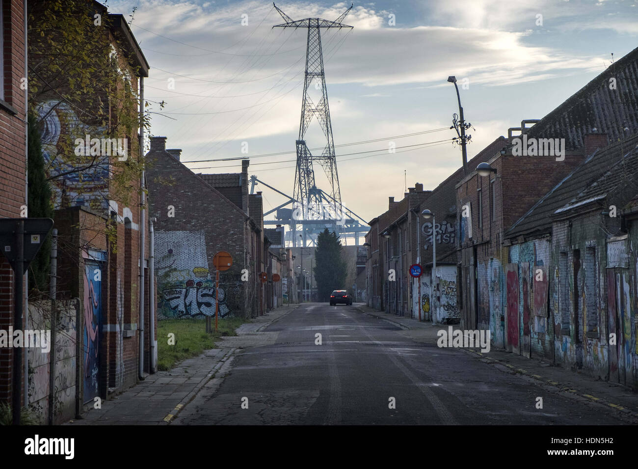 Doel, Belgium. 9th Dec, 2016. Belgium, Doel. The cooling towers of the ...
