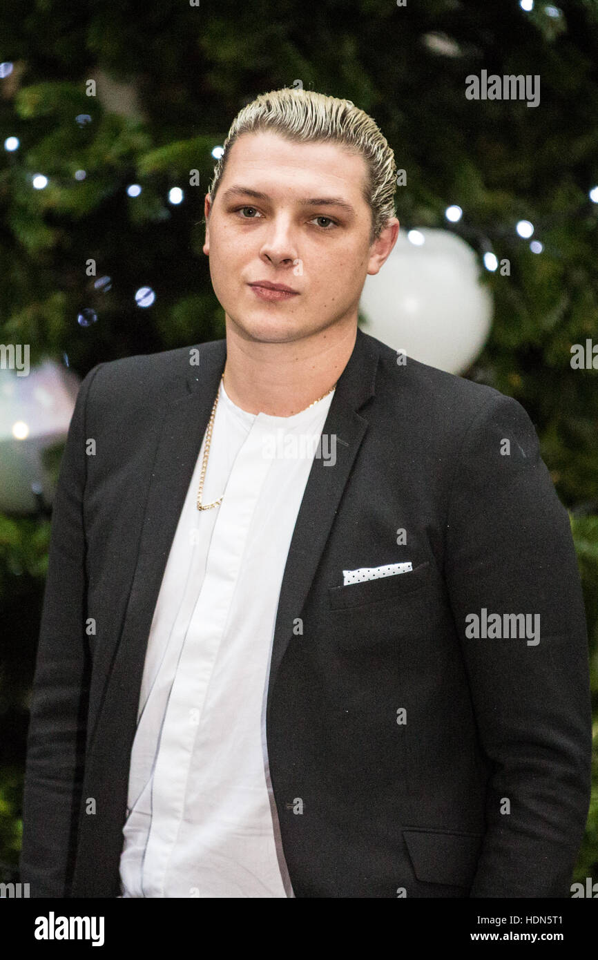 John newman singer hi-res stock photography and images - Alamy