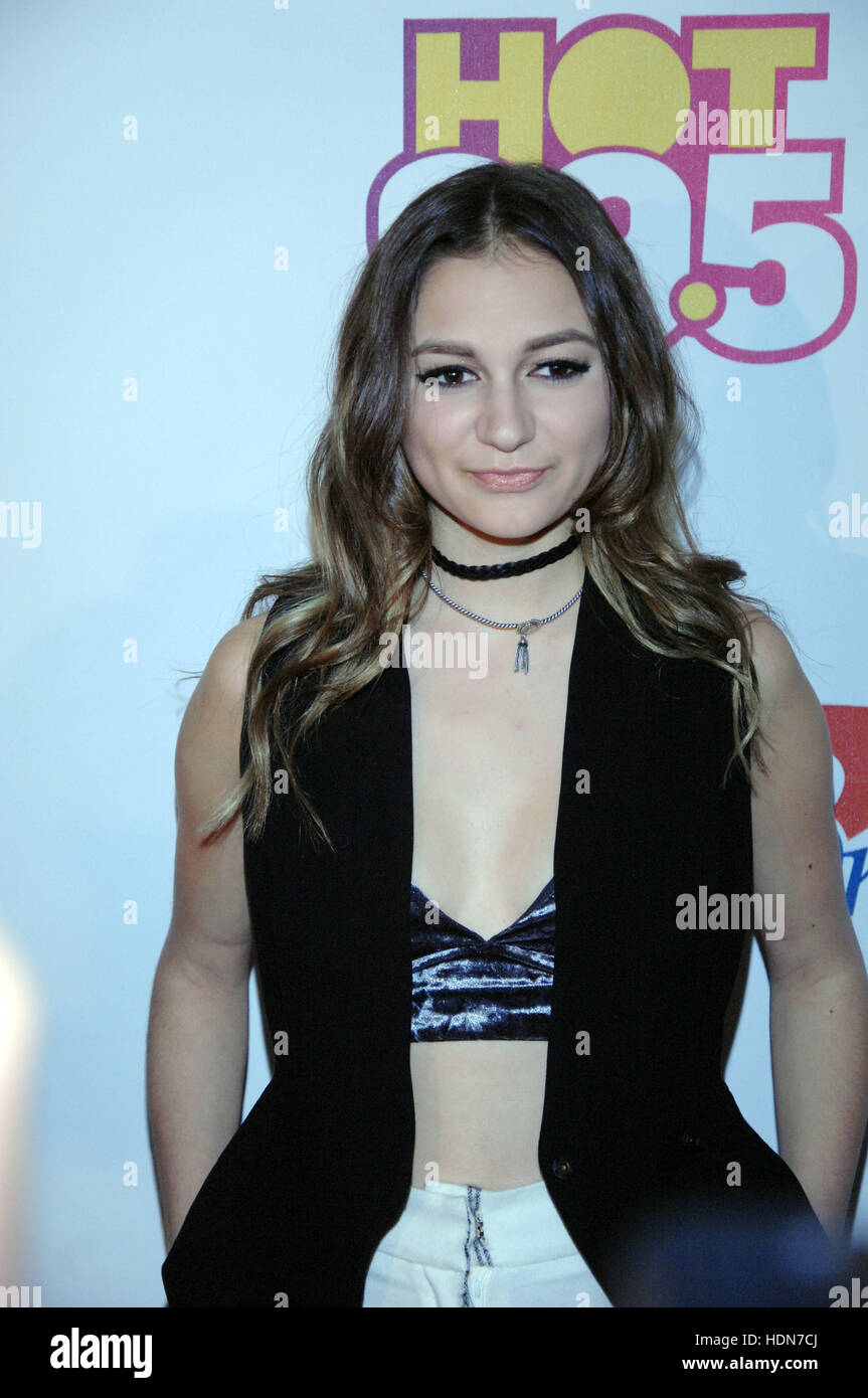 Washington, Dc, USA. 12th Dec, 2016. Singer DAYA arrives at Hot 99.5's ...